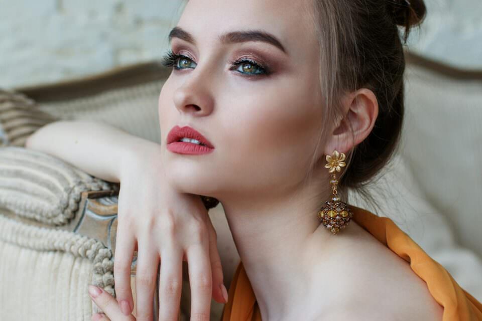 Basic Makeup For Beginners: Step By Step Makeup Look